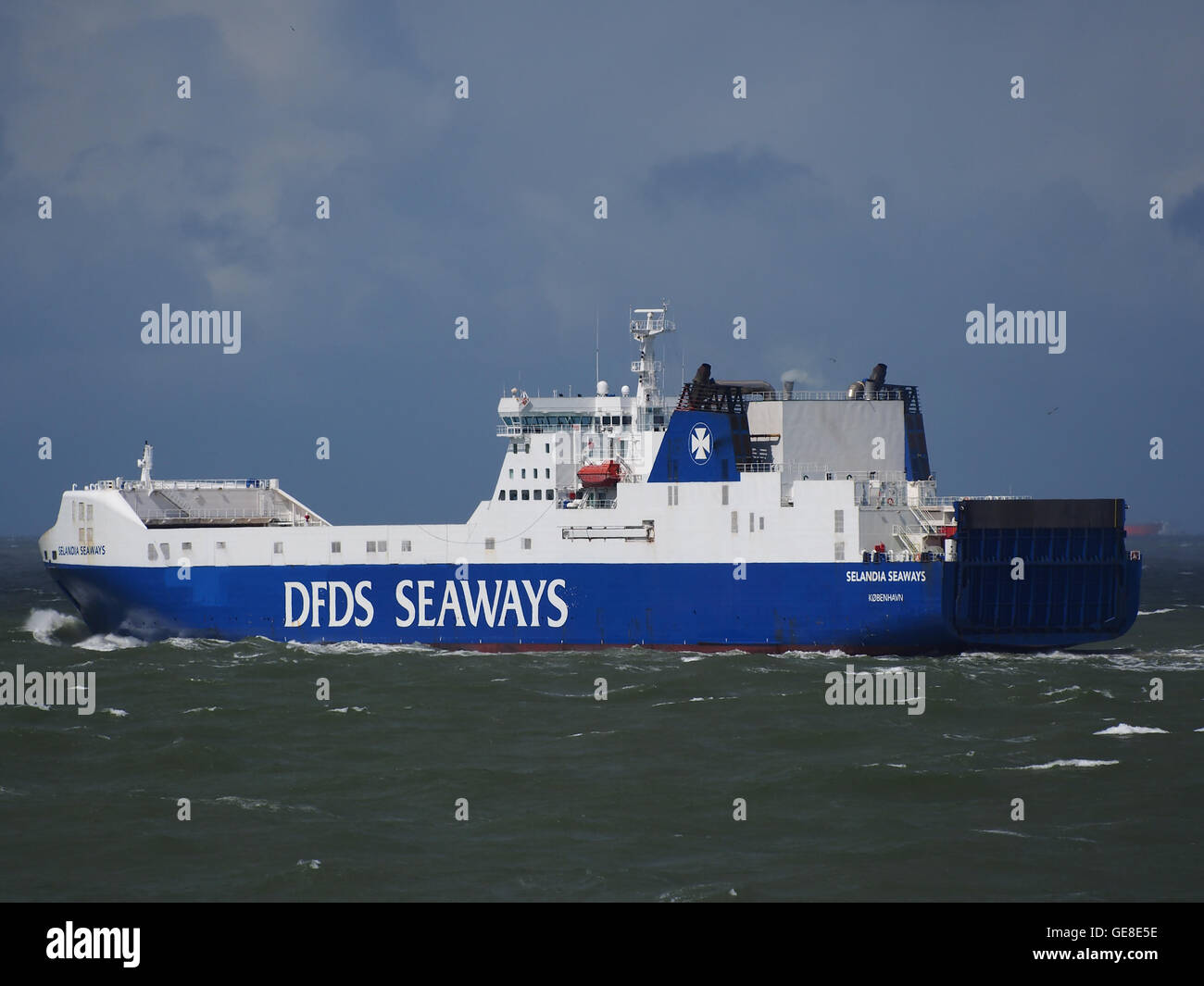 The Selandia Seaways, a roll-on/roll-off (RoRo) vessel built in 1998 ...