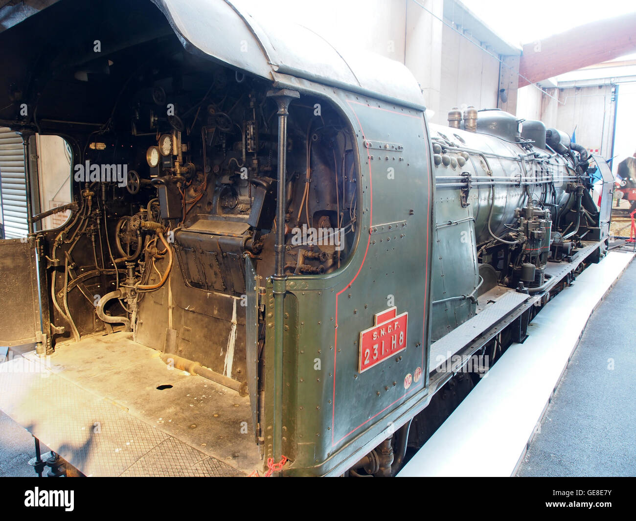 The SNCF 231H8 is a French steam locomotive, notable for its powerful ...