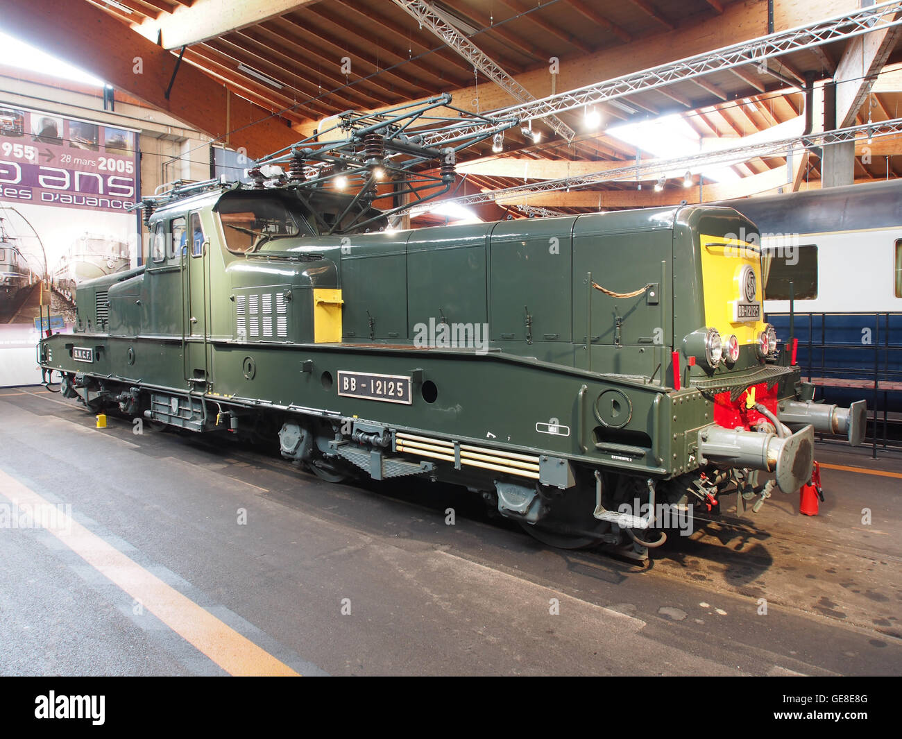 This image features the SNCF BB-12125, a class of electric locomotives ...