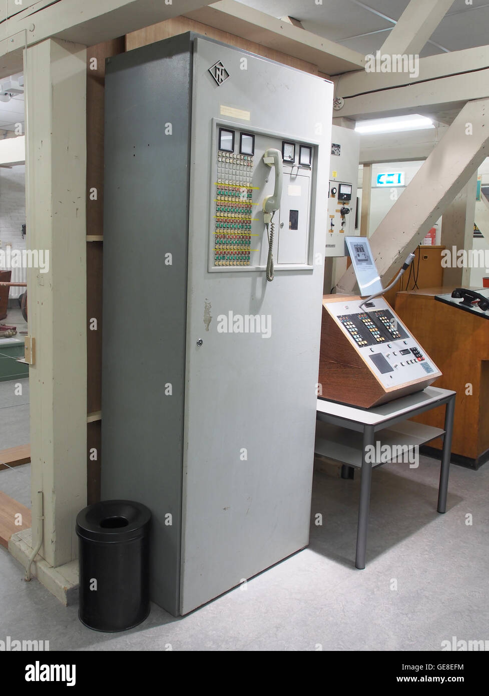 Telefooncentrale hi-res stock photography and images - Alamy