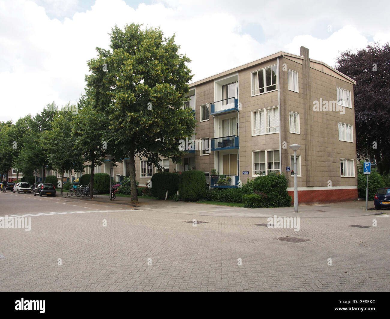 This photograph shows the intersection of Veluwelaan and Betuwestraat ...