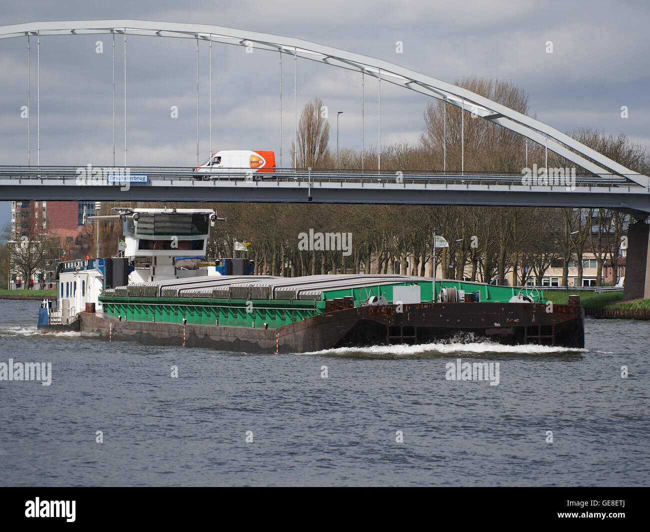 Pushing ship hi-res stock photography and images - Alamy