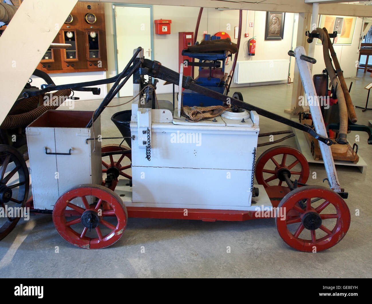 Jan van der Heijdenâ€™s depiction of a hand-held fire engine from circa ...
