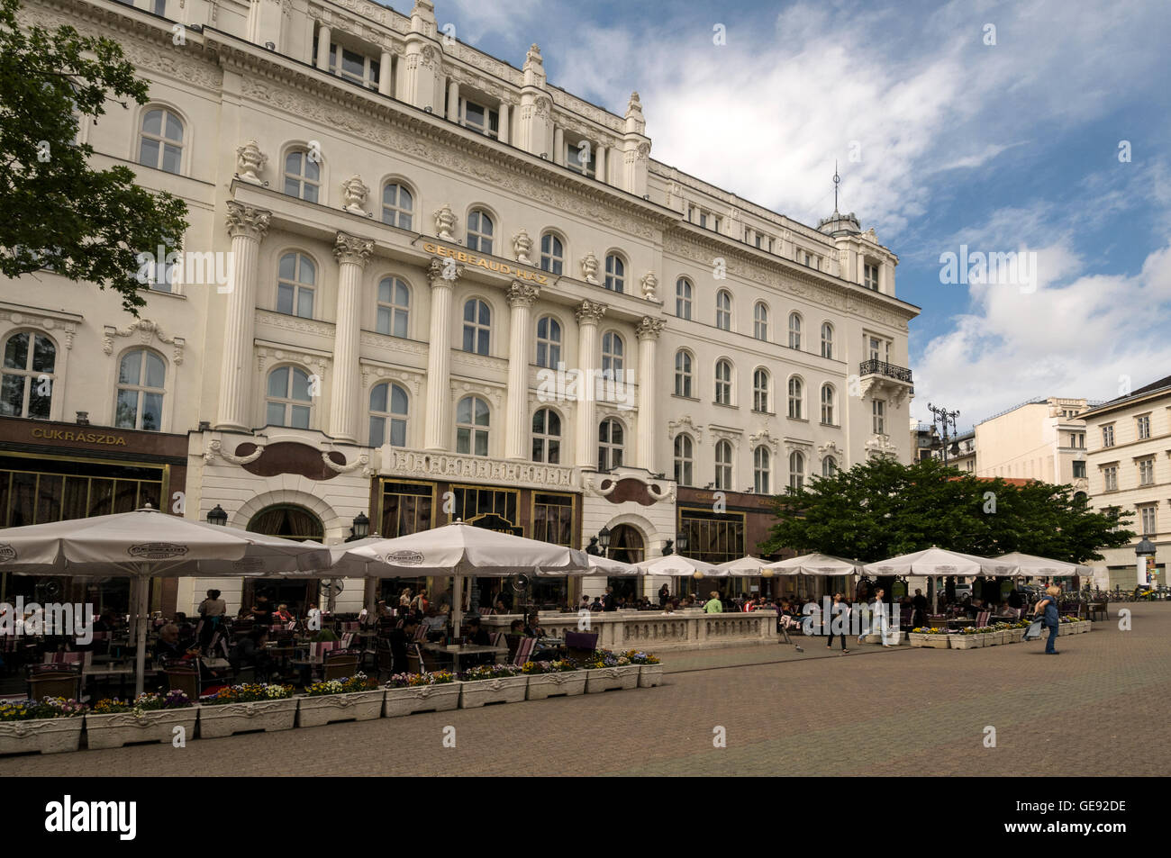 Cafe gerbeaud budapest hi-res stock photography and images - Alamy