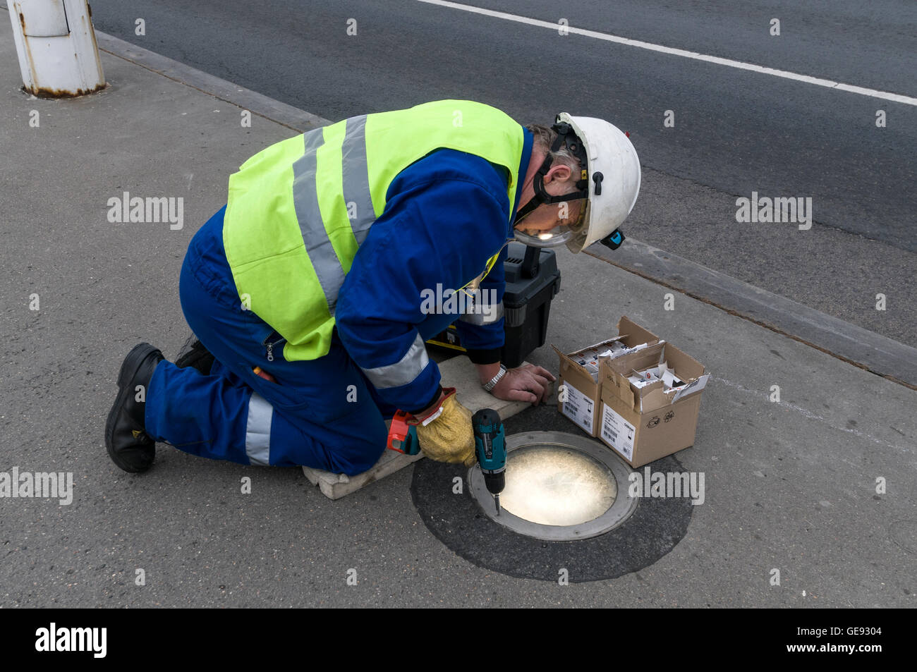 Replacing a bridge hi-res stock photography and images - Alamy