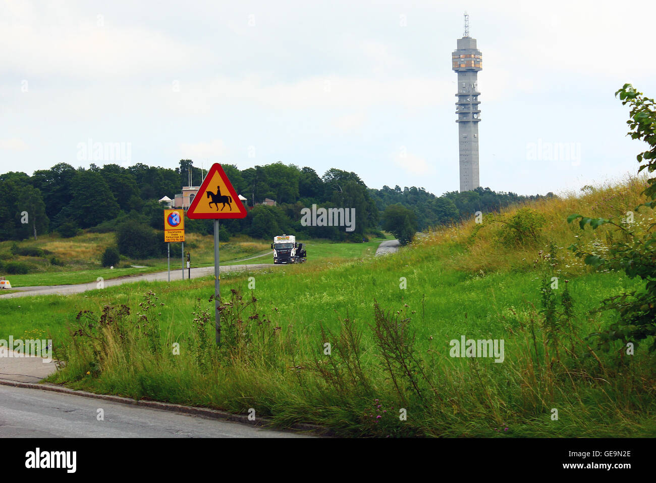 Adelaide road sign hi-res stock photography and images - Alamy