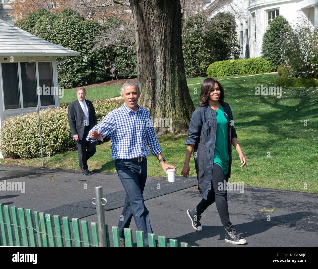 Michelle obama egg roll 2016 hi-res stock photography and images - Alamy