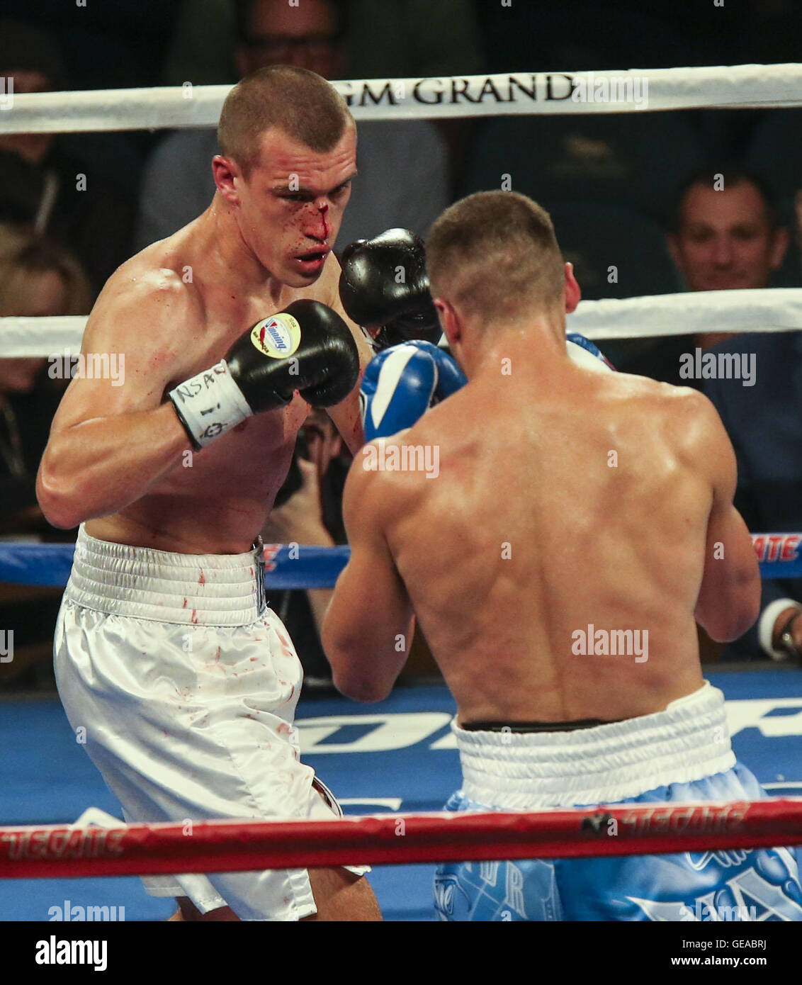 Light heavyweight boxing hi-res stock photography and images - Alamy