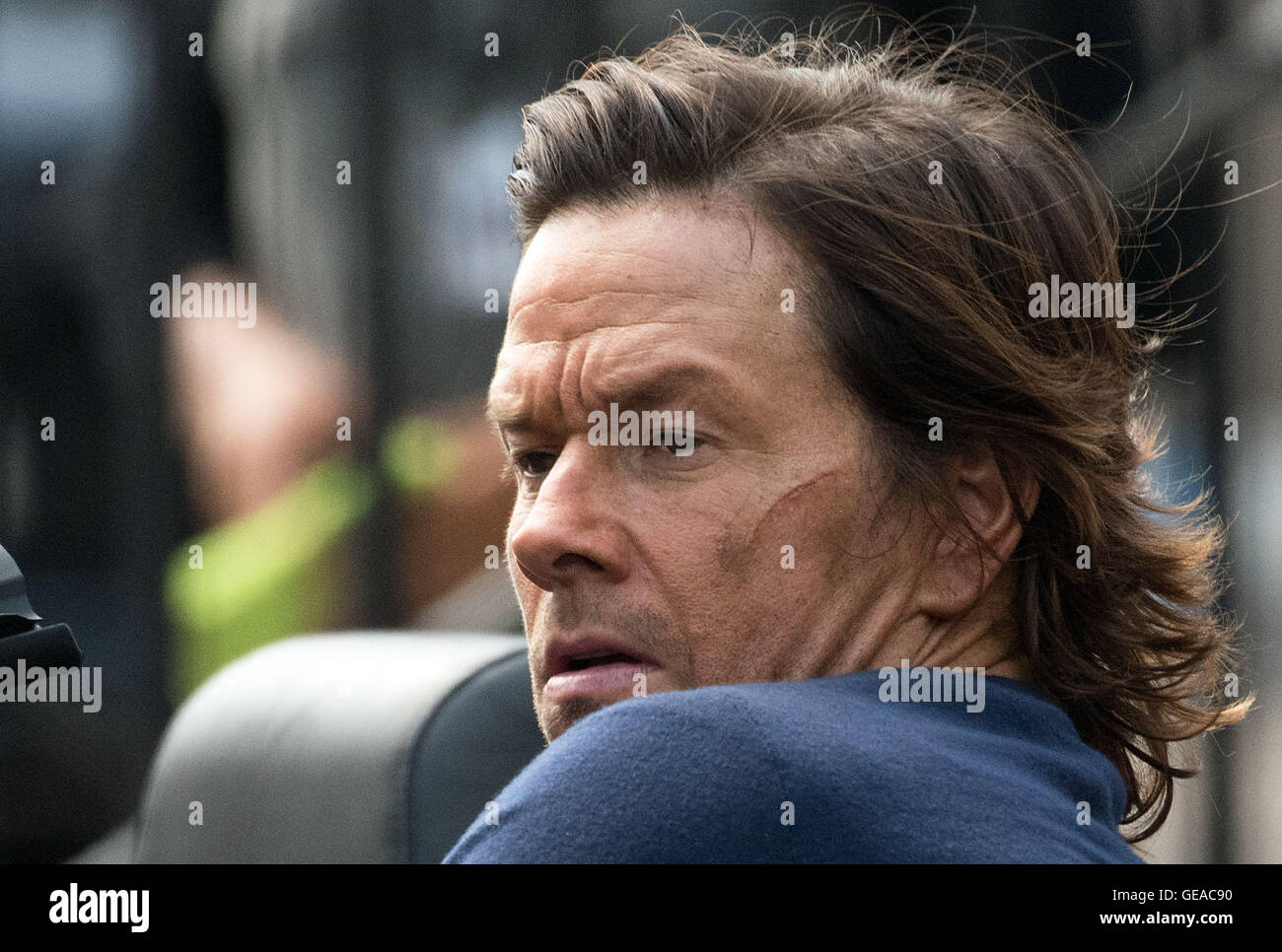 Detroit, MI, USA. 23rd July, 2016. Mark Wahlberg films a scene for the ...