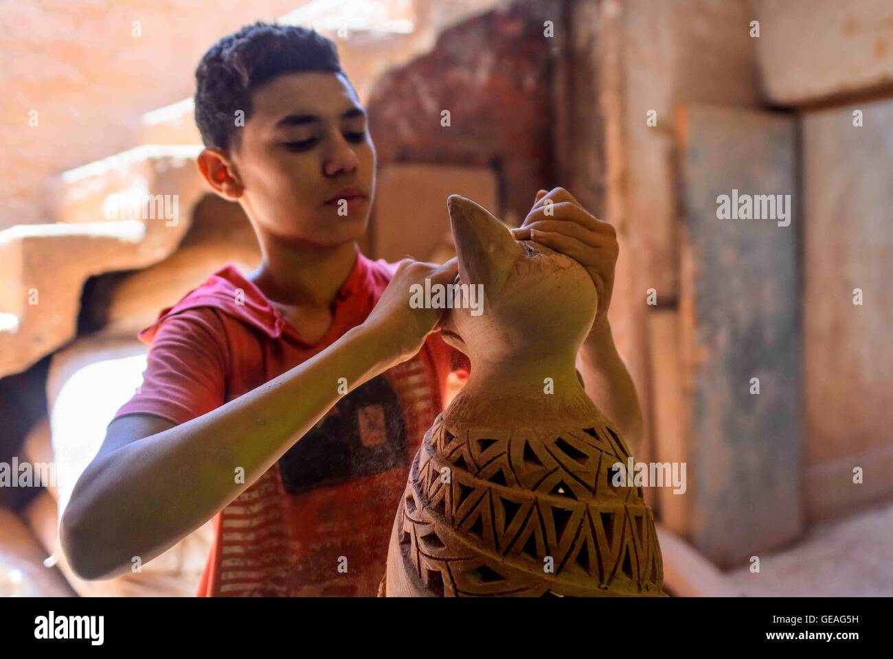 Egyptian pottery workshop hi-res stock photography and images - Alamy