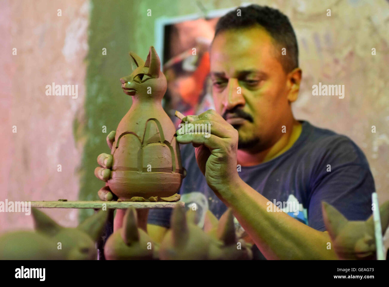 Egyptian pottery workshop hi-res stock photography and images - Alamy