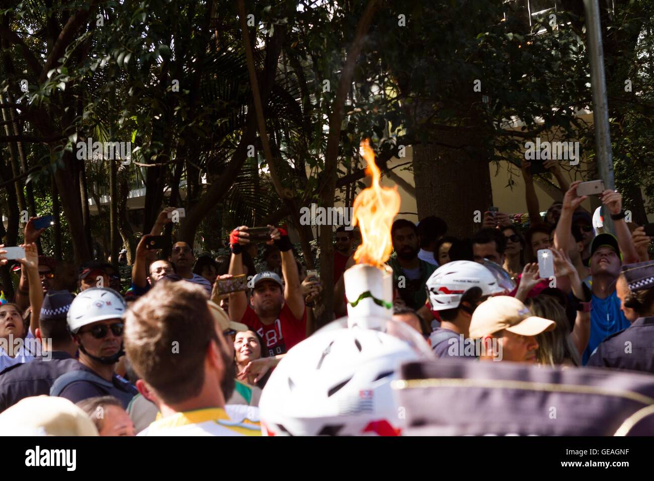 The Olympic torch passed through Ibirapuera Park on Sunday afternoon ...
