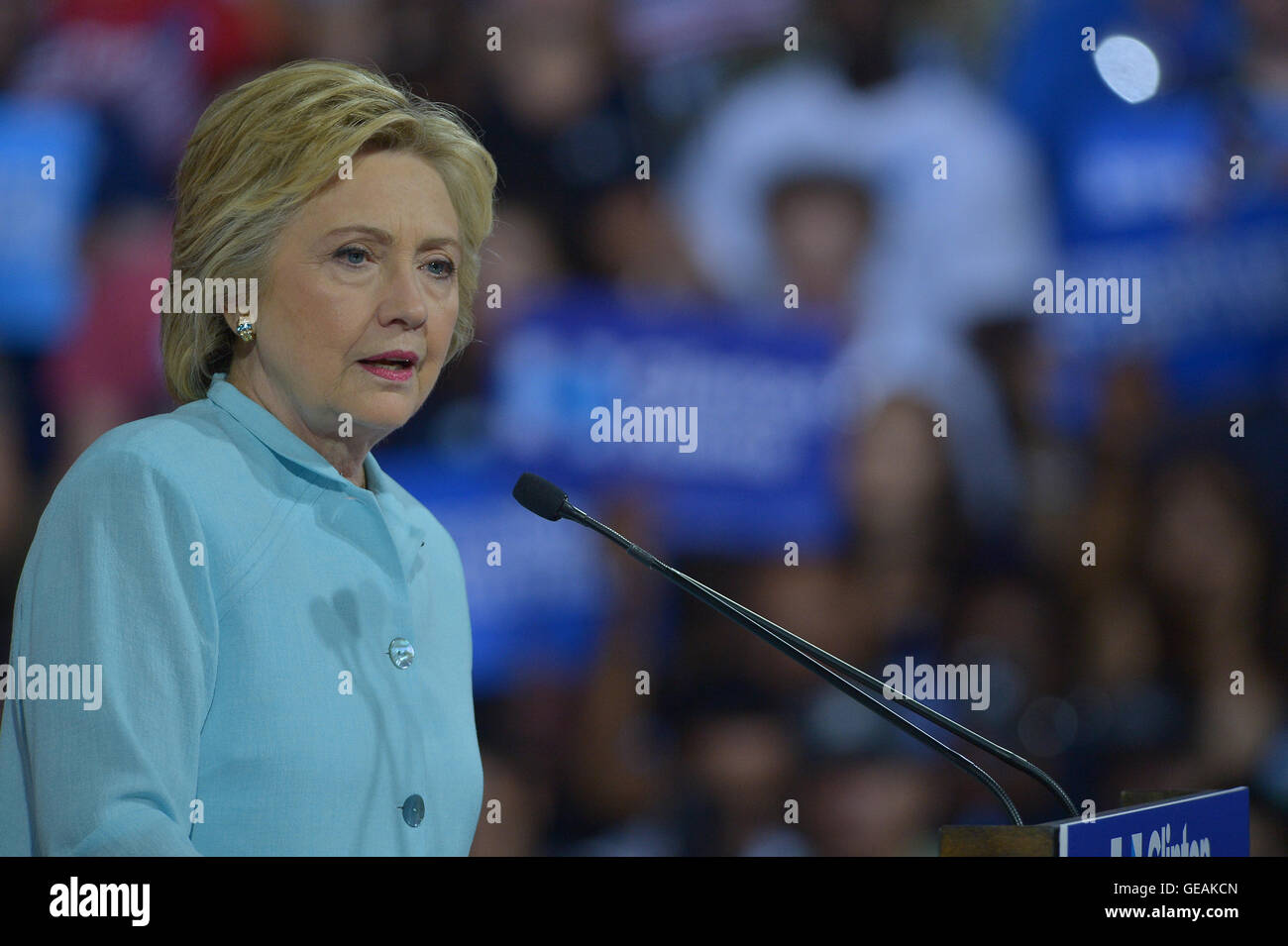 2016 democratic convention hi-res stock photography and images - Alamy