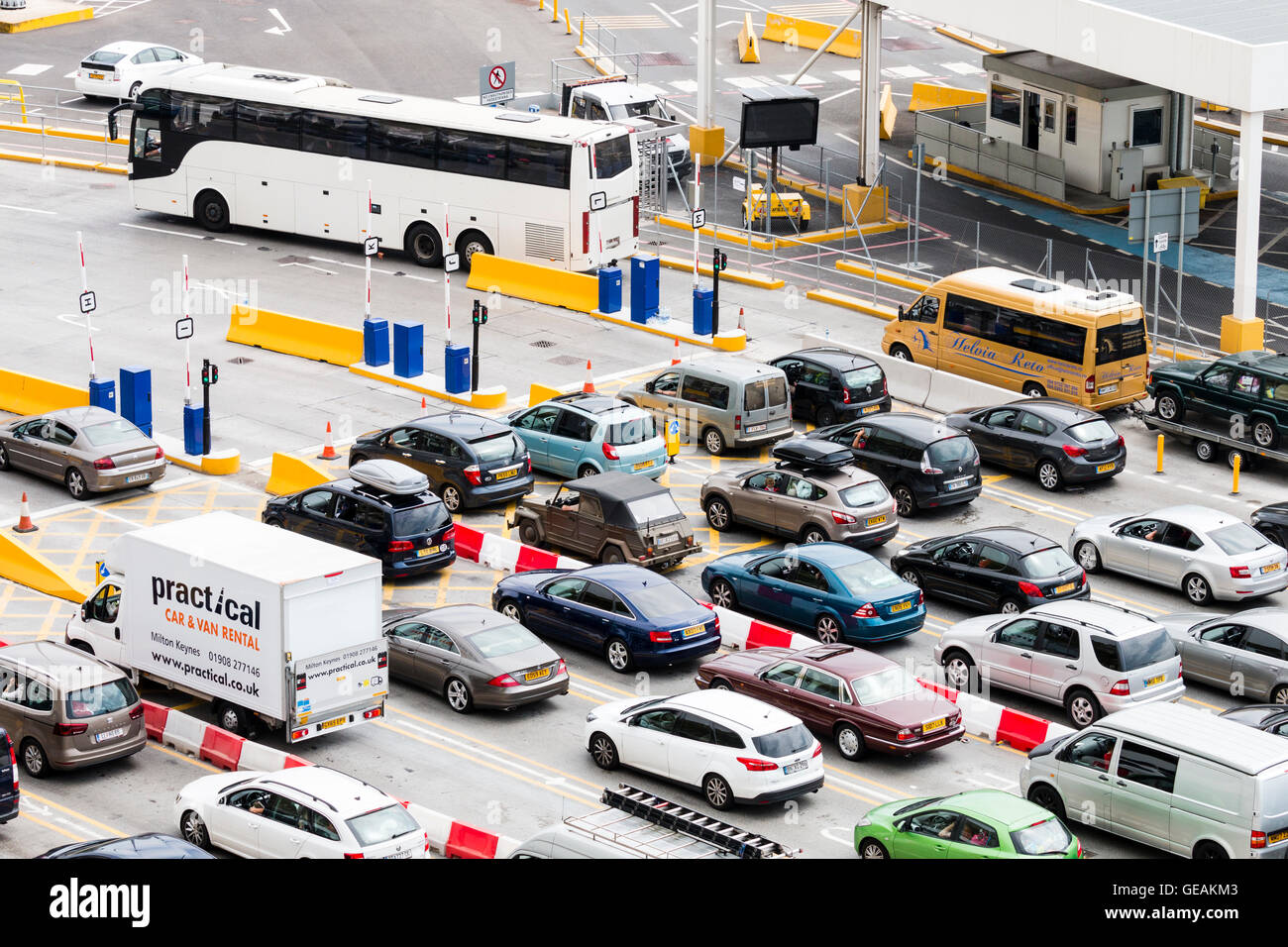Queue at port disruption hi-res stock photography and images - Alamy