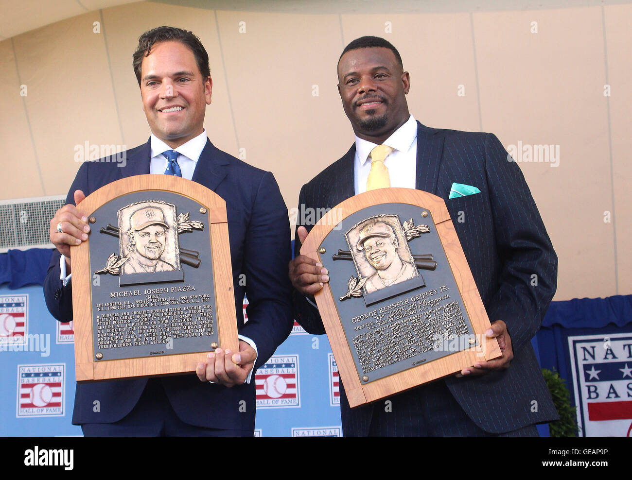 Hall of fame plaques hi-res stock photography and images - Alamy