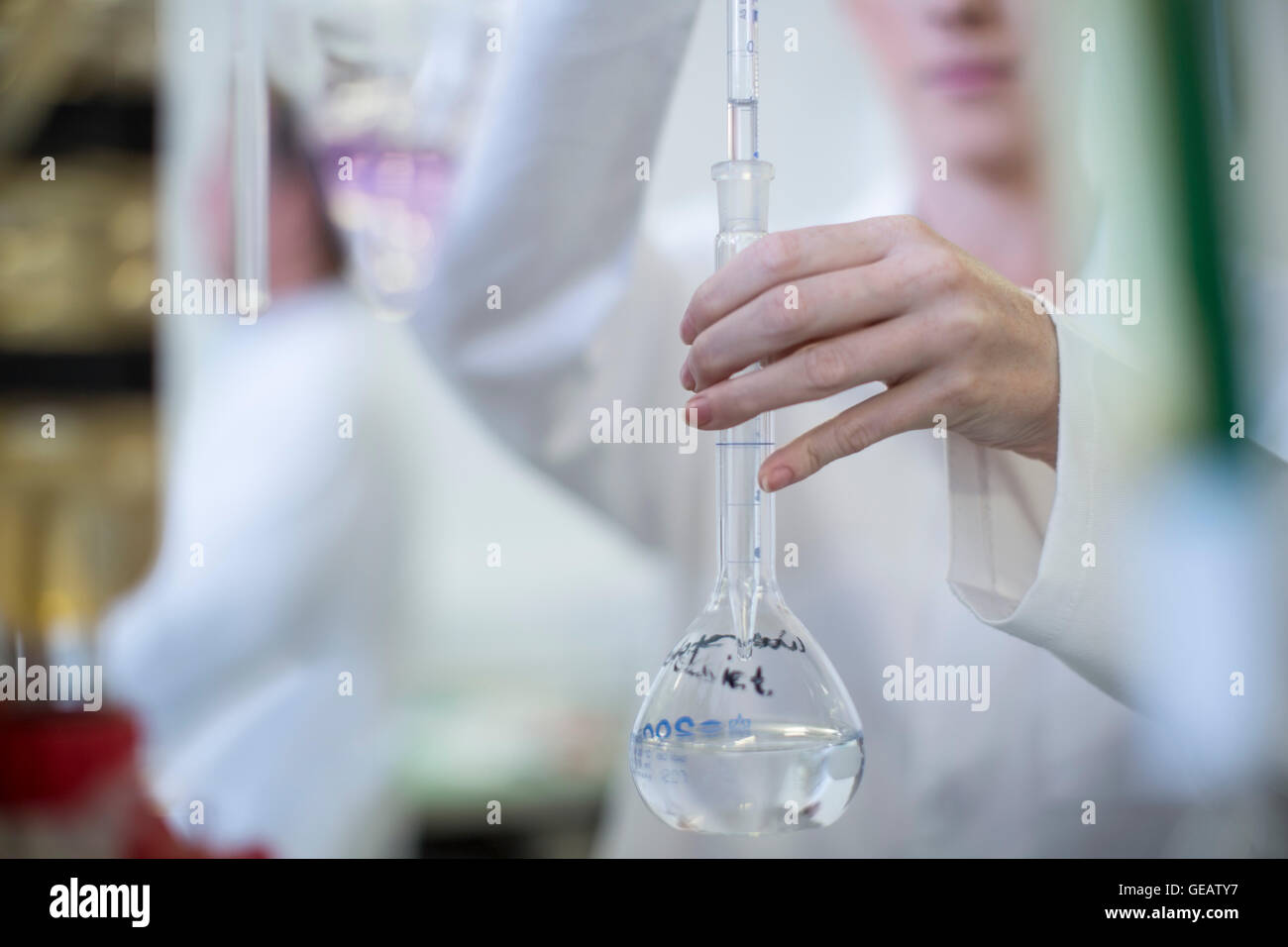 Round bottom flask hi-res stock photography and images - Alamy