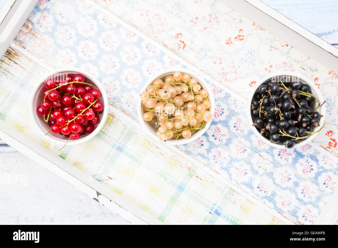 Row three bowls black hi-res stock photography and images - Alamy