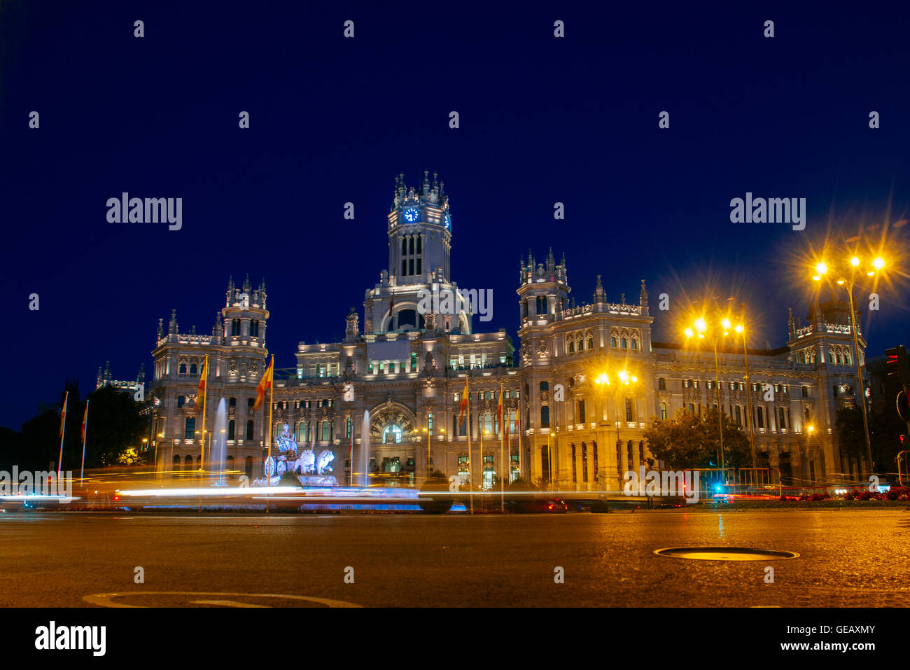 Madrid city hall and car at night hi-res stock photography and images ...