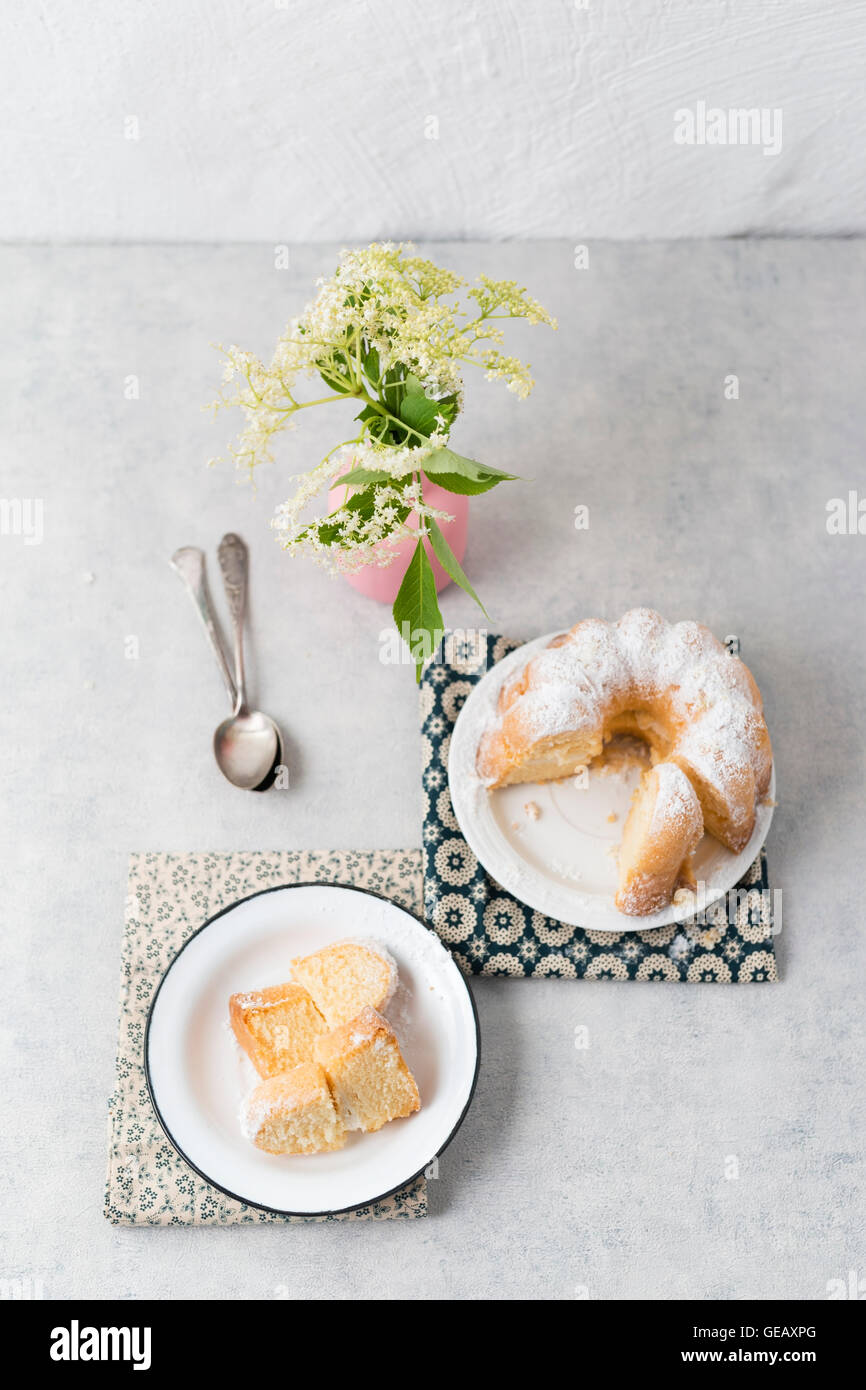 Ring cake filled with elderflower cream Stock Photo - Alamy