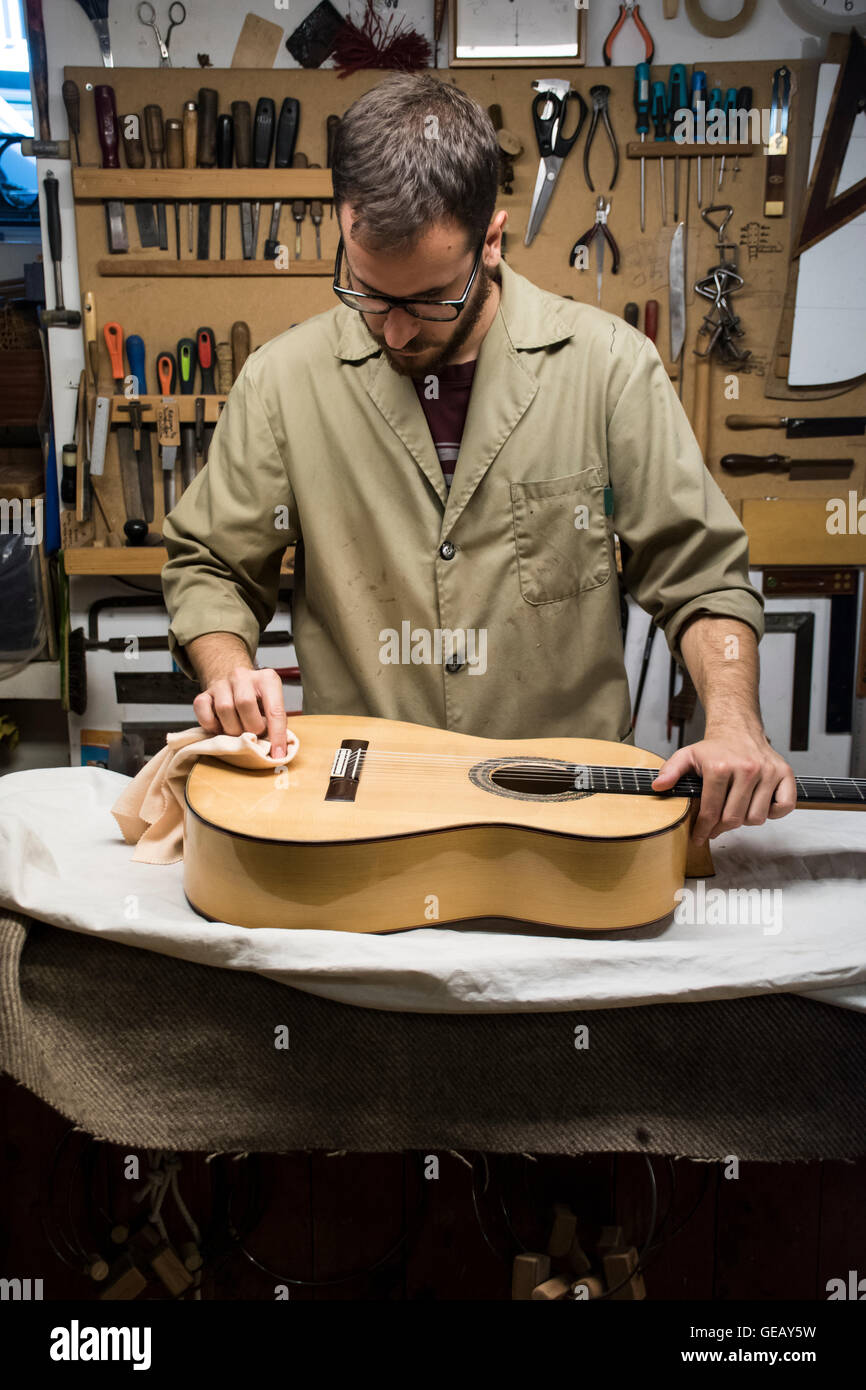 Master luthier hi-res stock photography and images - Alamy