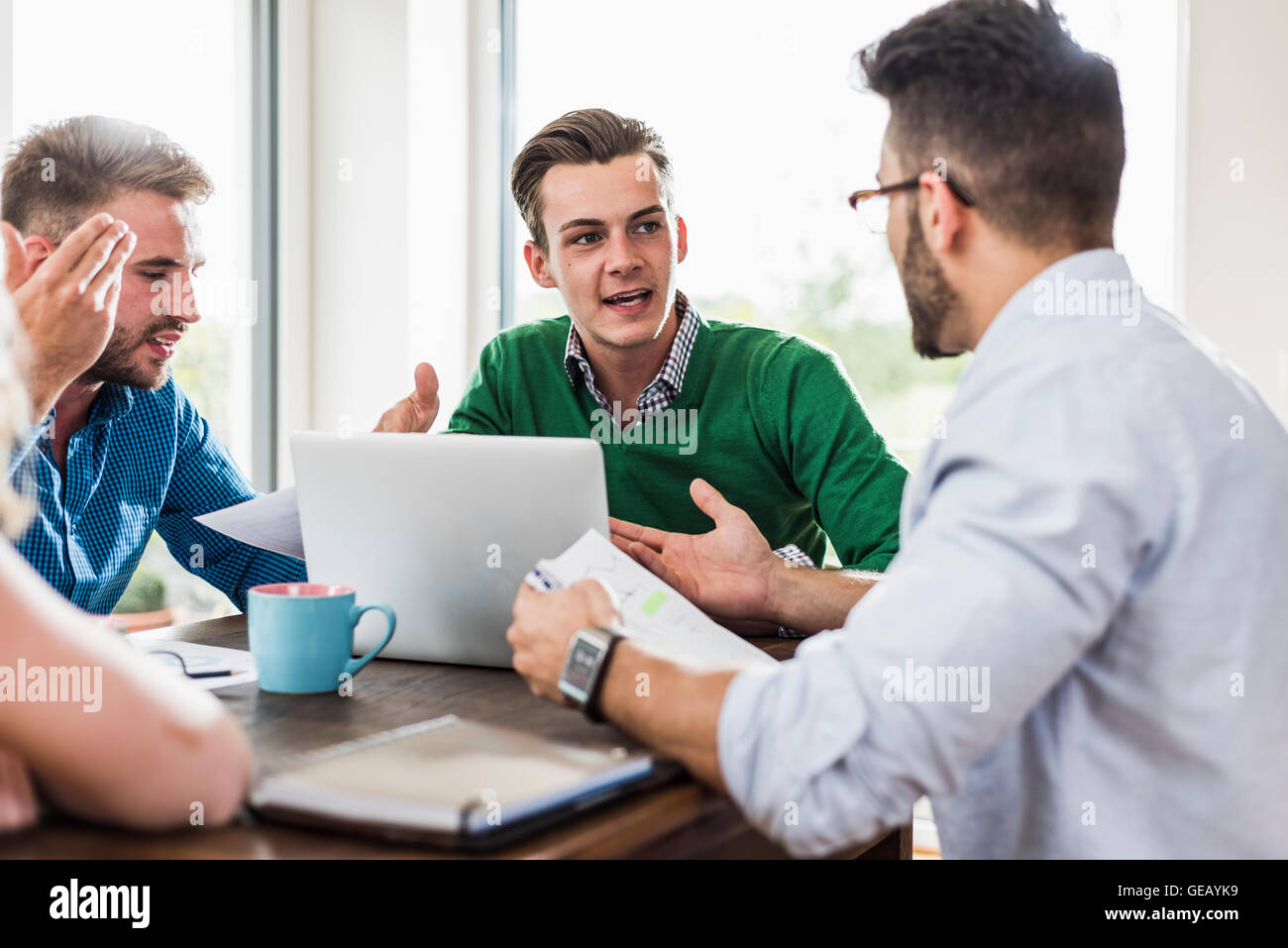 Small group of people arguing hi-res stock photography and images - Alamy