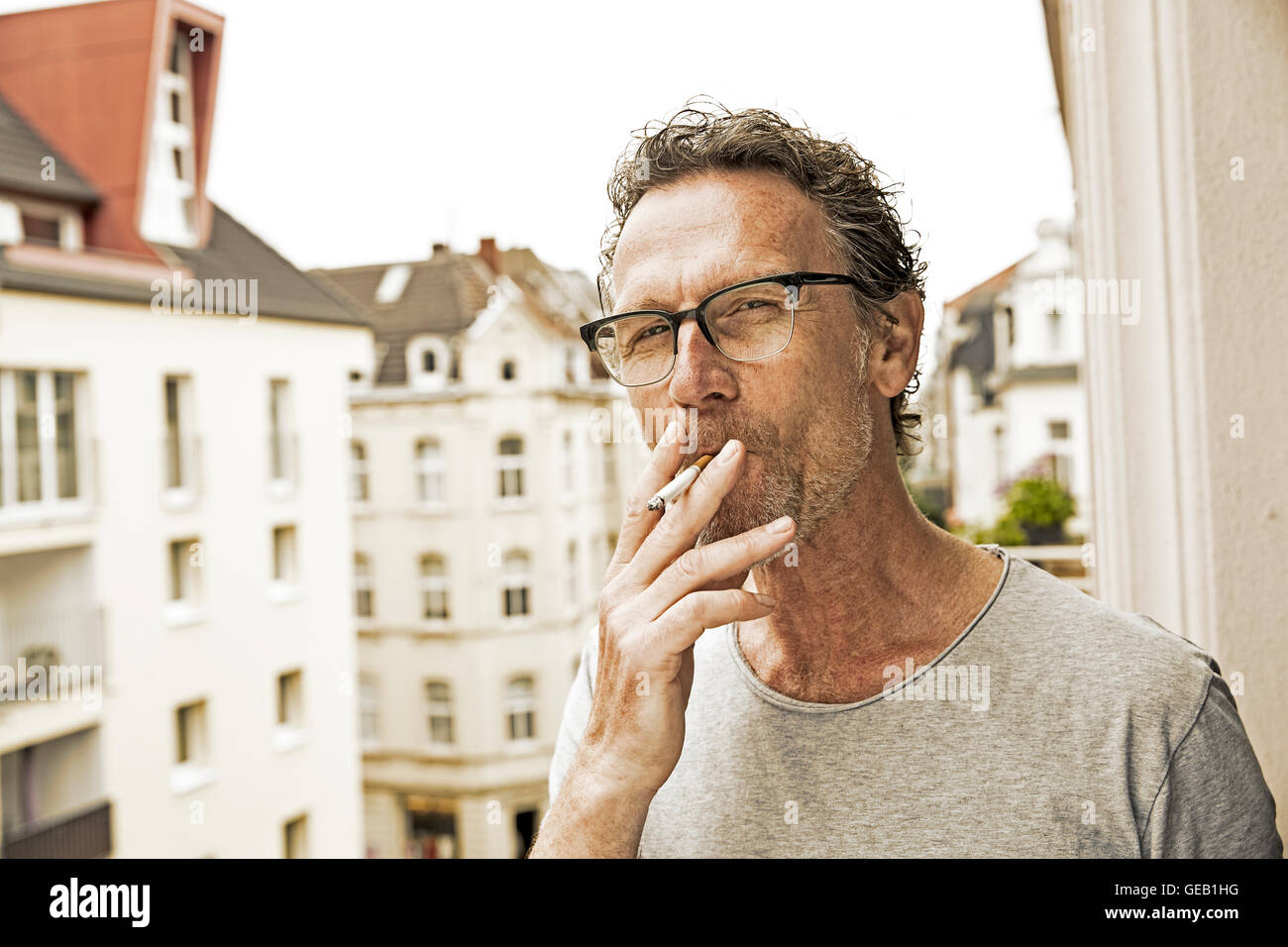 Smoking balcony hi-res stock photography and images - Alamy