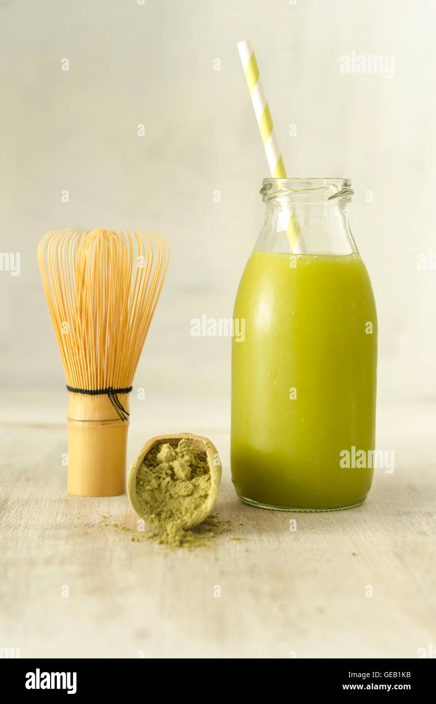 Glass bottle matcha smoothie hi-res stock photography and images - Alamy