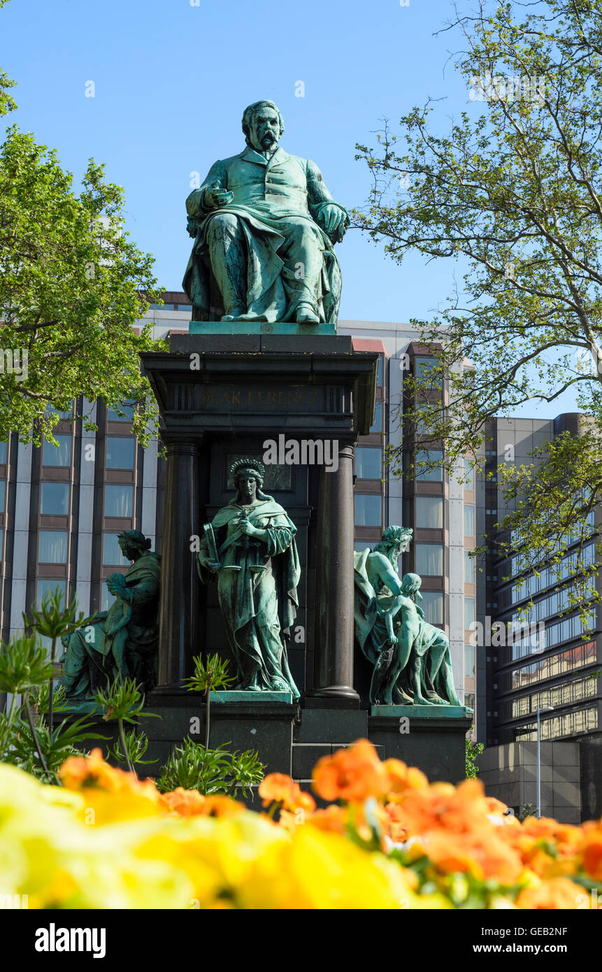Ferenc deak monument hi-res stock photography and images - Alamy