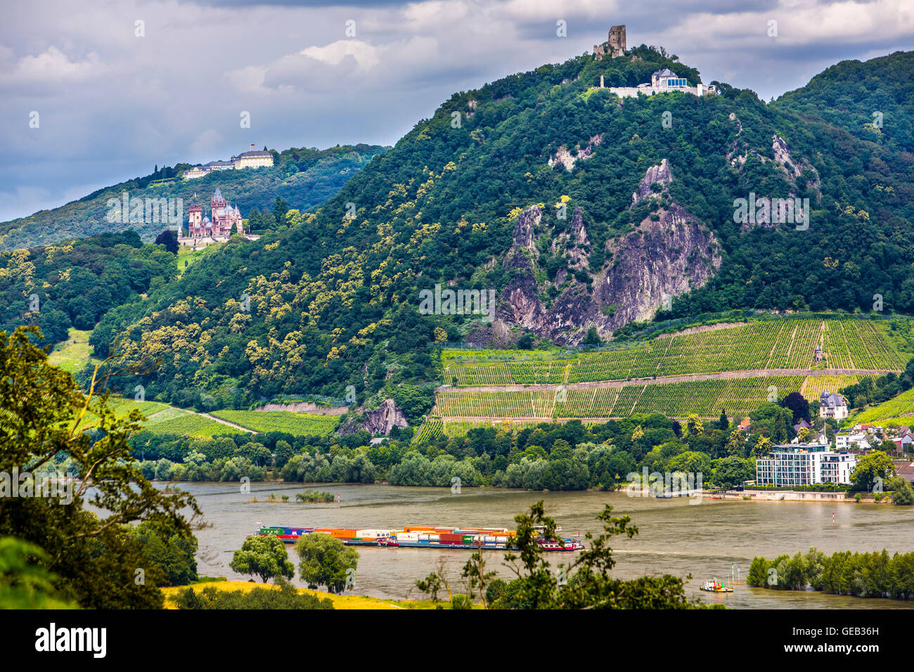 Drachenfels mountain, castle ruin and castle Drachenburg, Siebengebirge ...