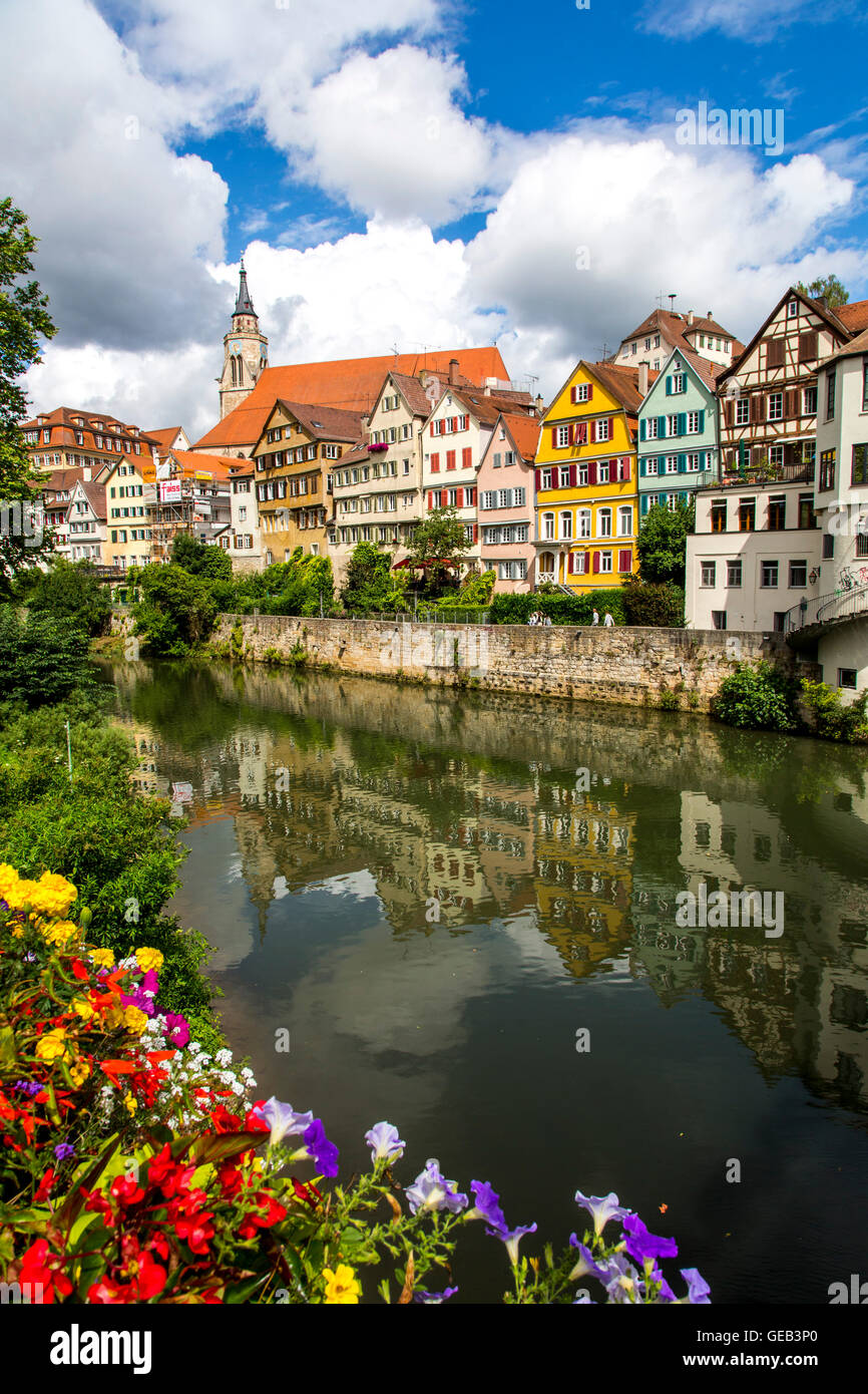 Old Town skyline of Tübingen, Neckar front with Collegiate Church ...