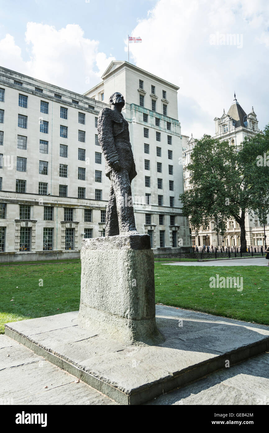 Statue to the Marshall of the Royal Air Force, Viscount Portal of ...