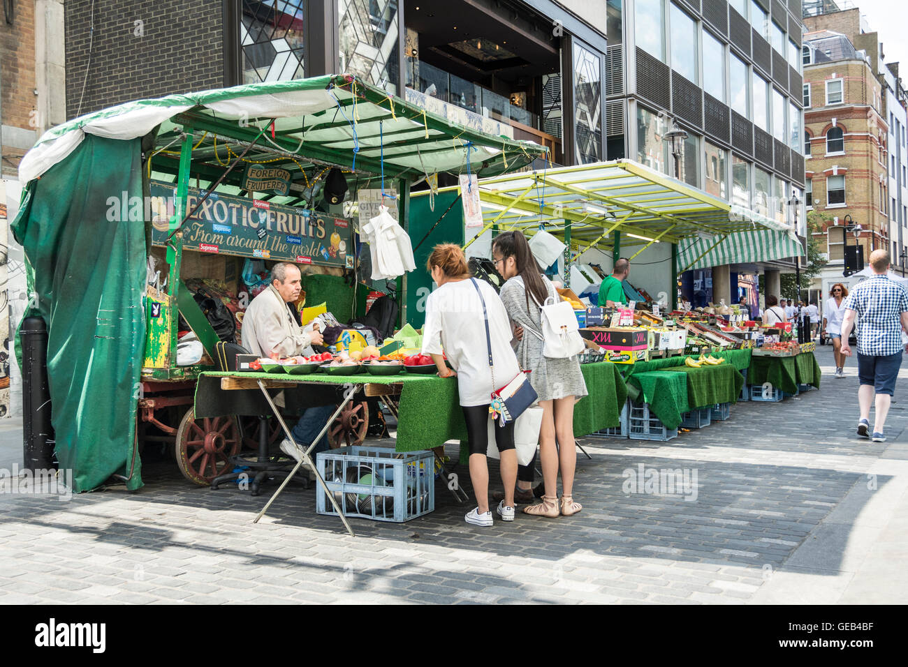 Berwick street market hi-res stock photography and images - Alamy