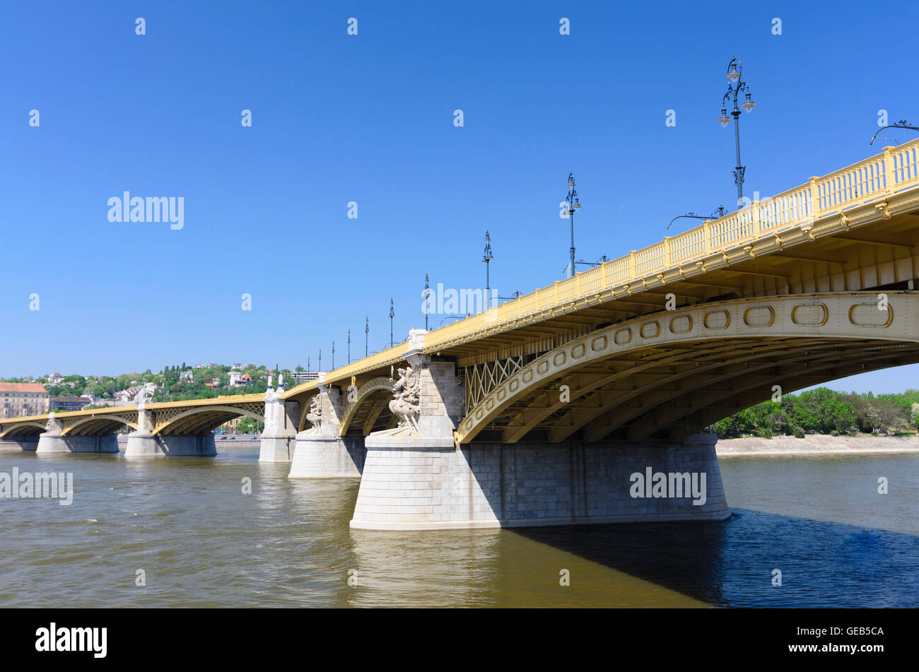 Budapest: Margaret Bridge ( Margit hid ) on the Danube , Looking to ...
