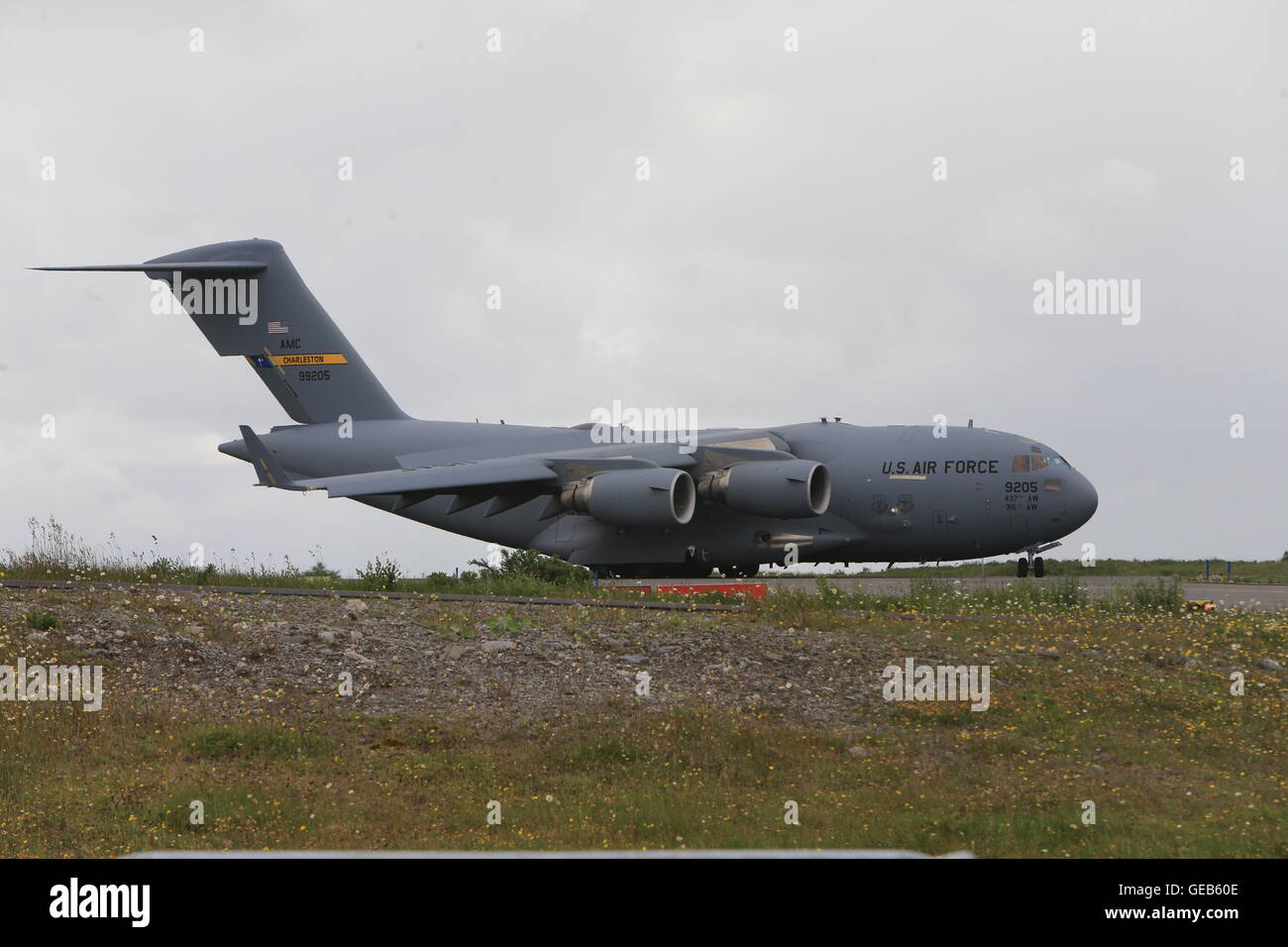 The Boeing C-17 Globemaster III is a large military transport aircraft ...