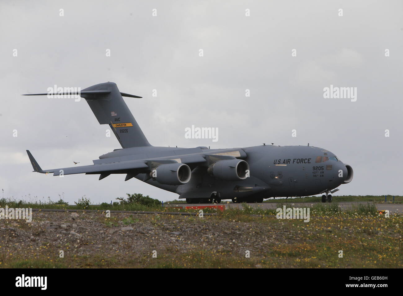 The Boeing C-17 Globemaster III is a large military transport aircraft ...