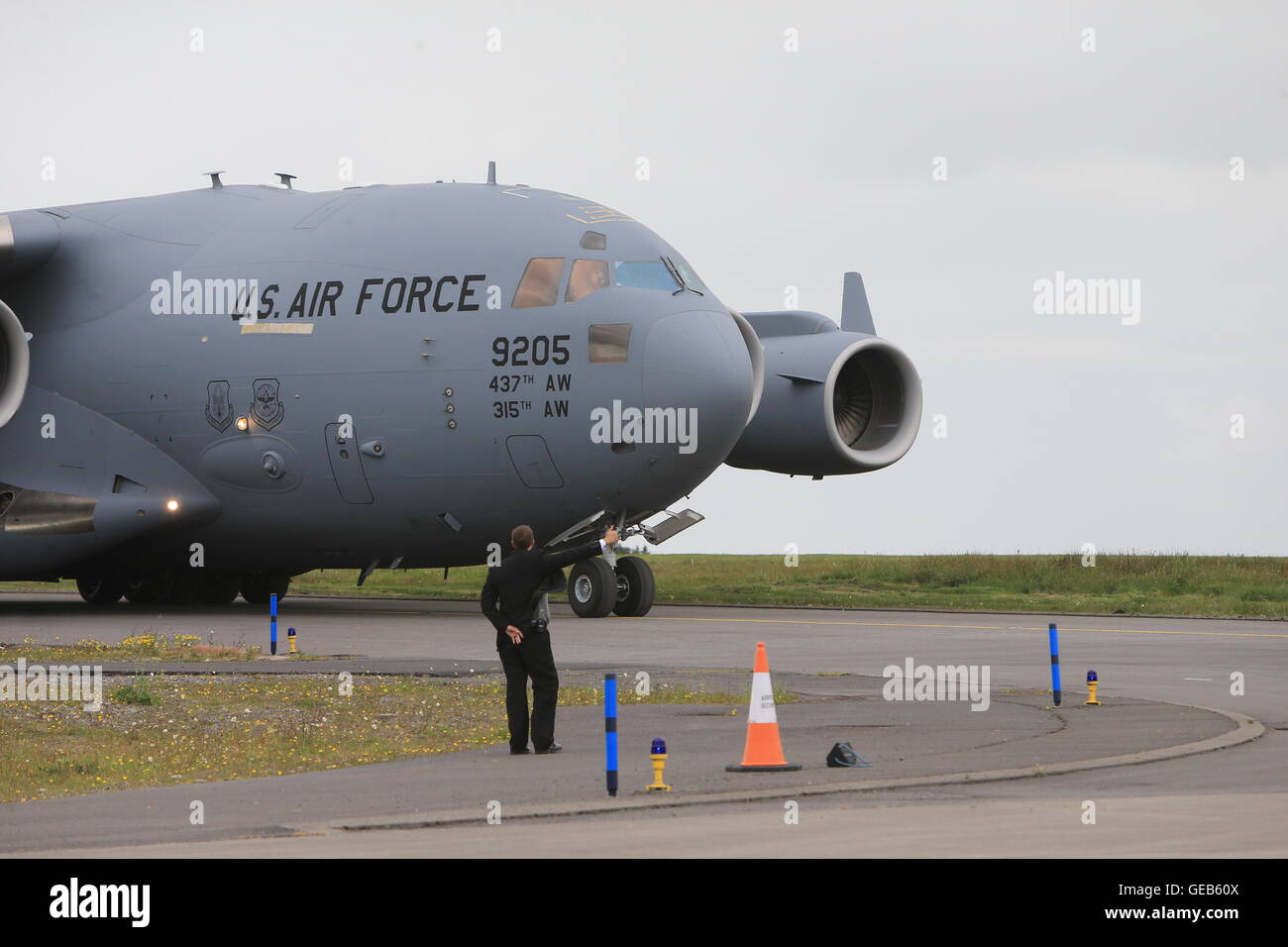 The Boeing C-17 Globemaster III is a large military transport aircraft ...