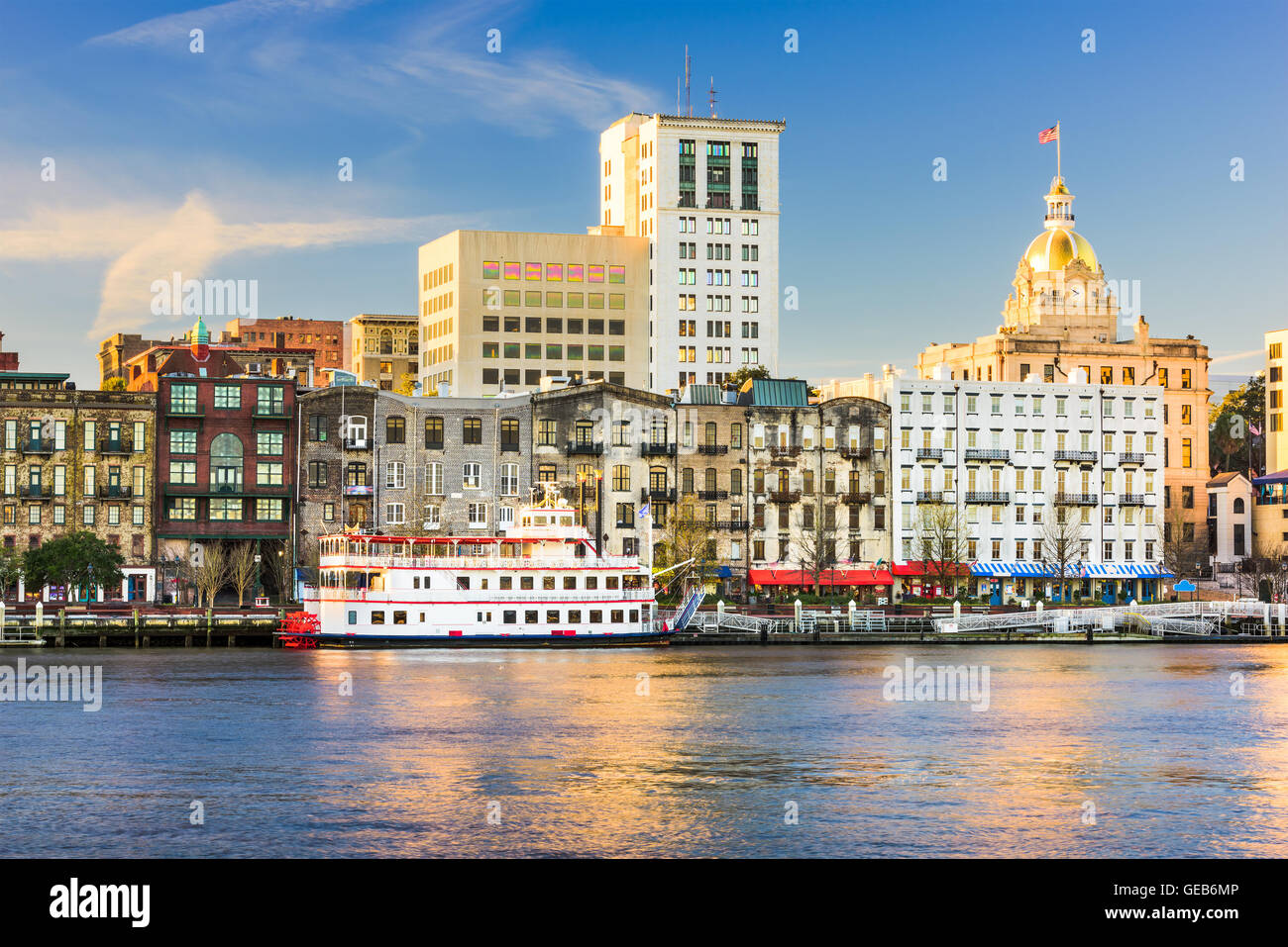 Riverfront river front location hi-res stock photography and images - Alamy