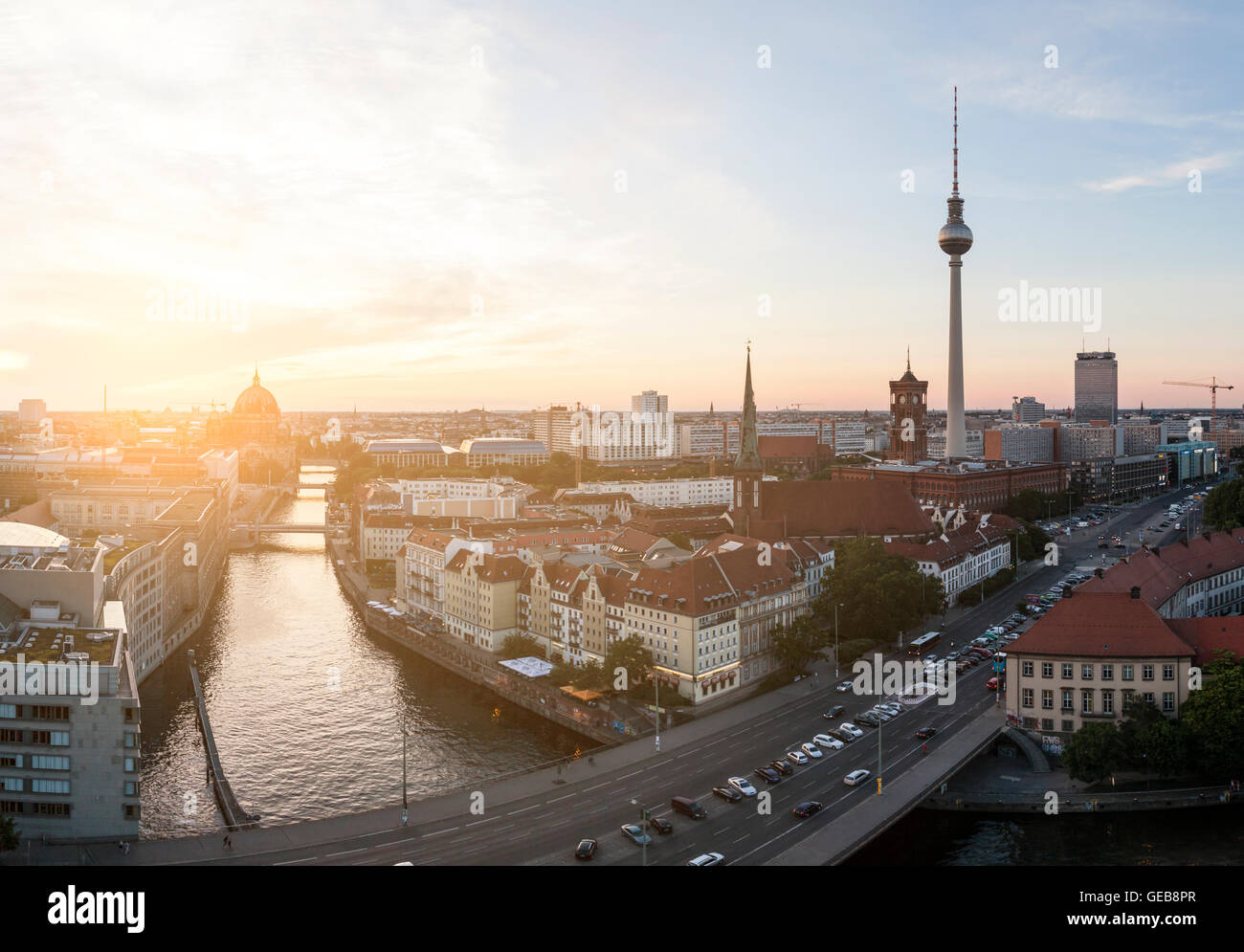 Berlin skyline hi-res stock photography and images - Alamy