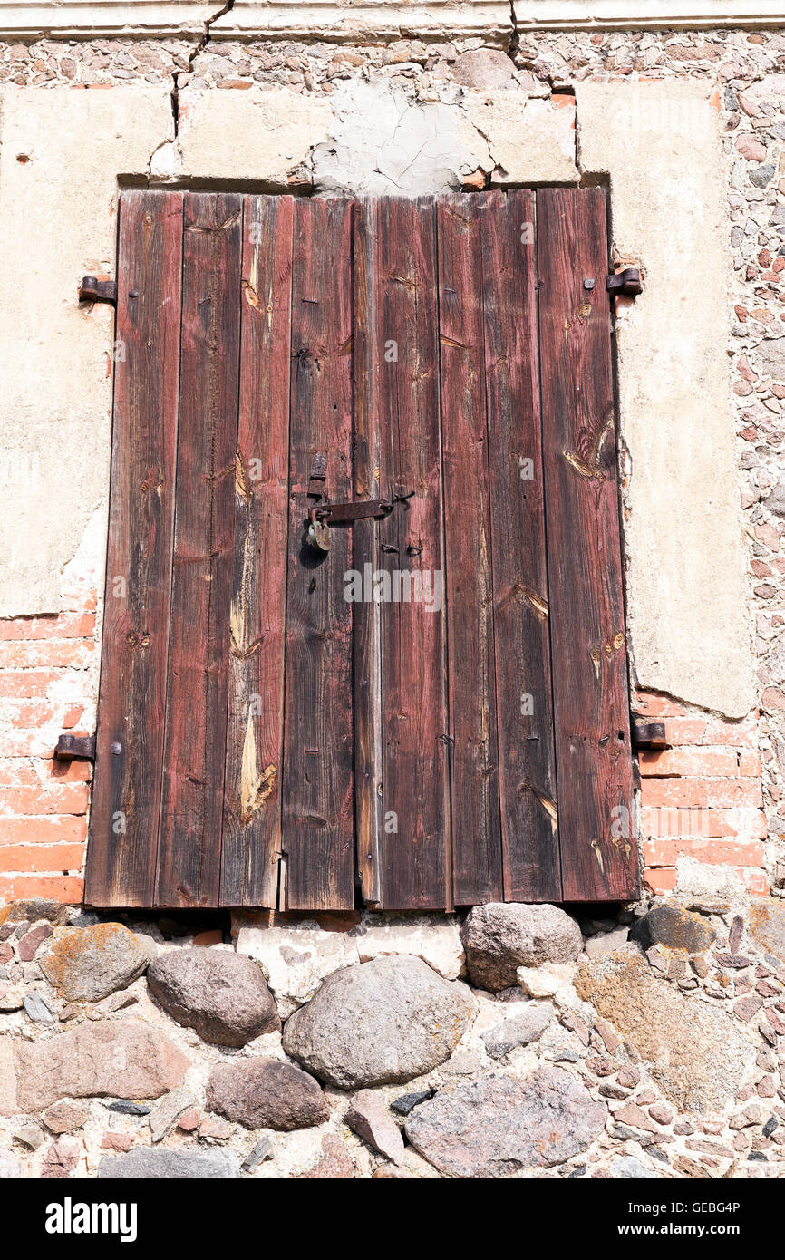 old crumbling building Stock Photo - Alamy