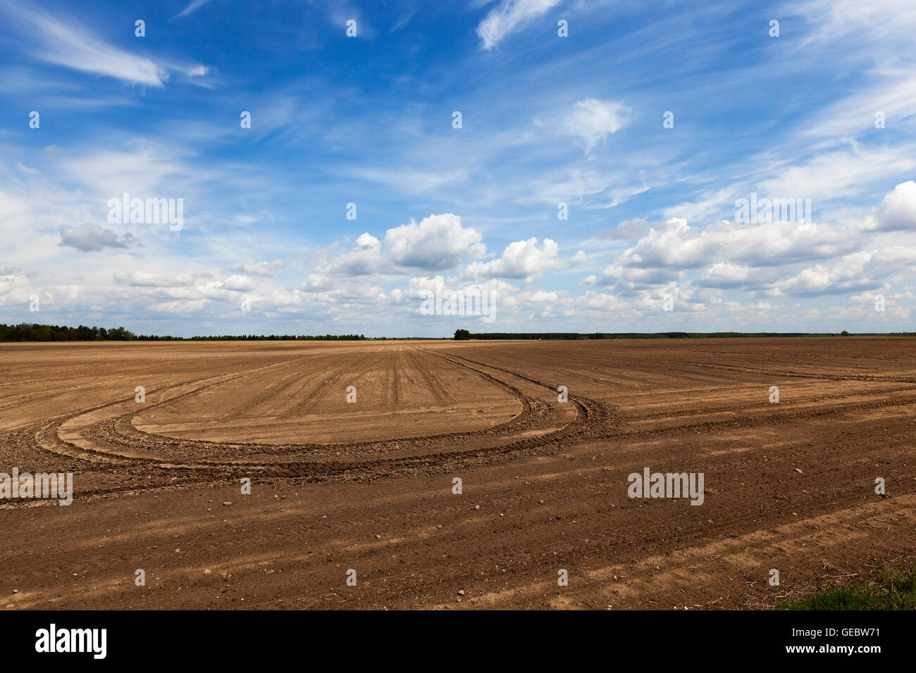 empty agricultural field Stock Photo - Alamy