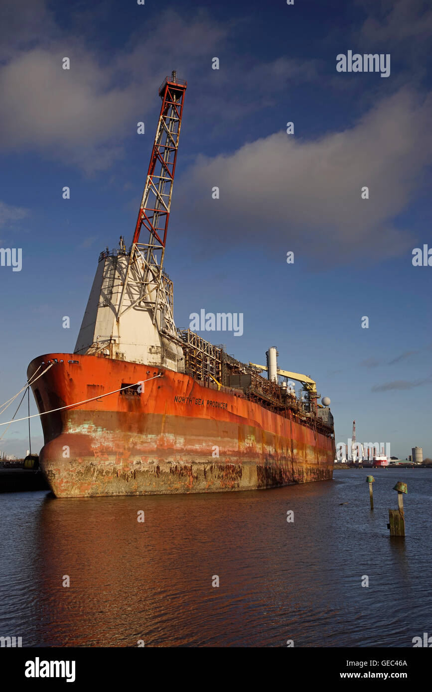 Oil extraction north sea hi-res stock photography and images - Alamy