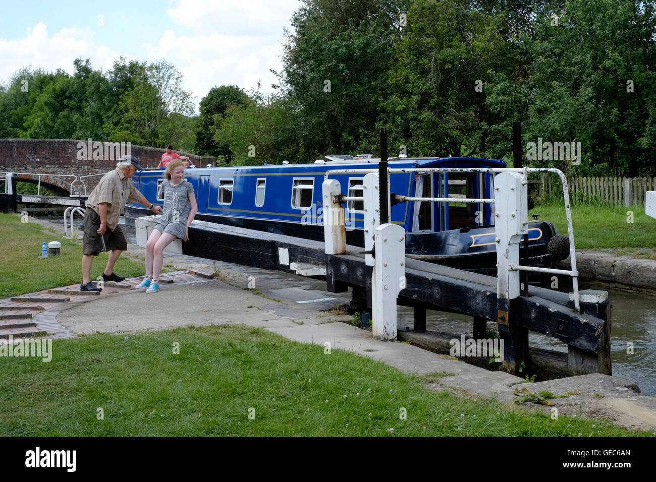 Opening lock gates hi-res stock photography and images - Alamy
