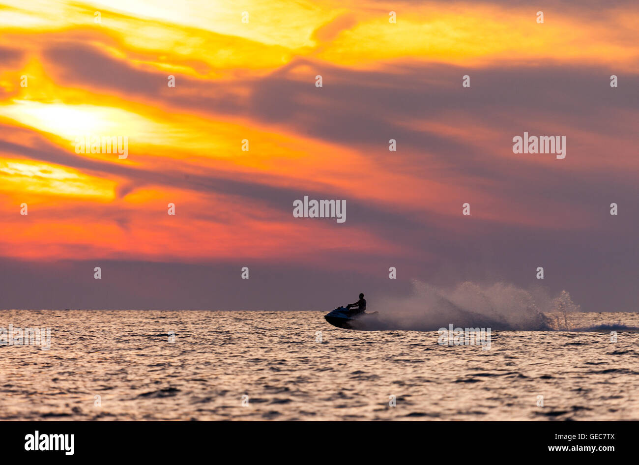 Jet setting lifestyle hi-res stock photography and images - Alamy