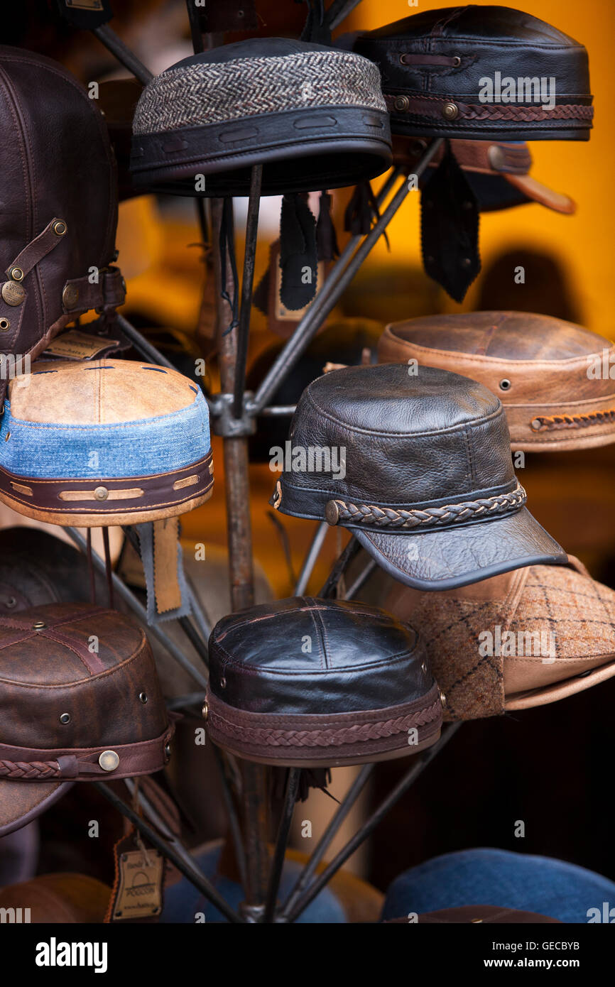 Flat caps hi-res stock photography and images - Alamy