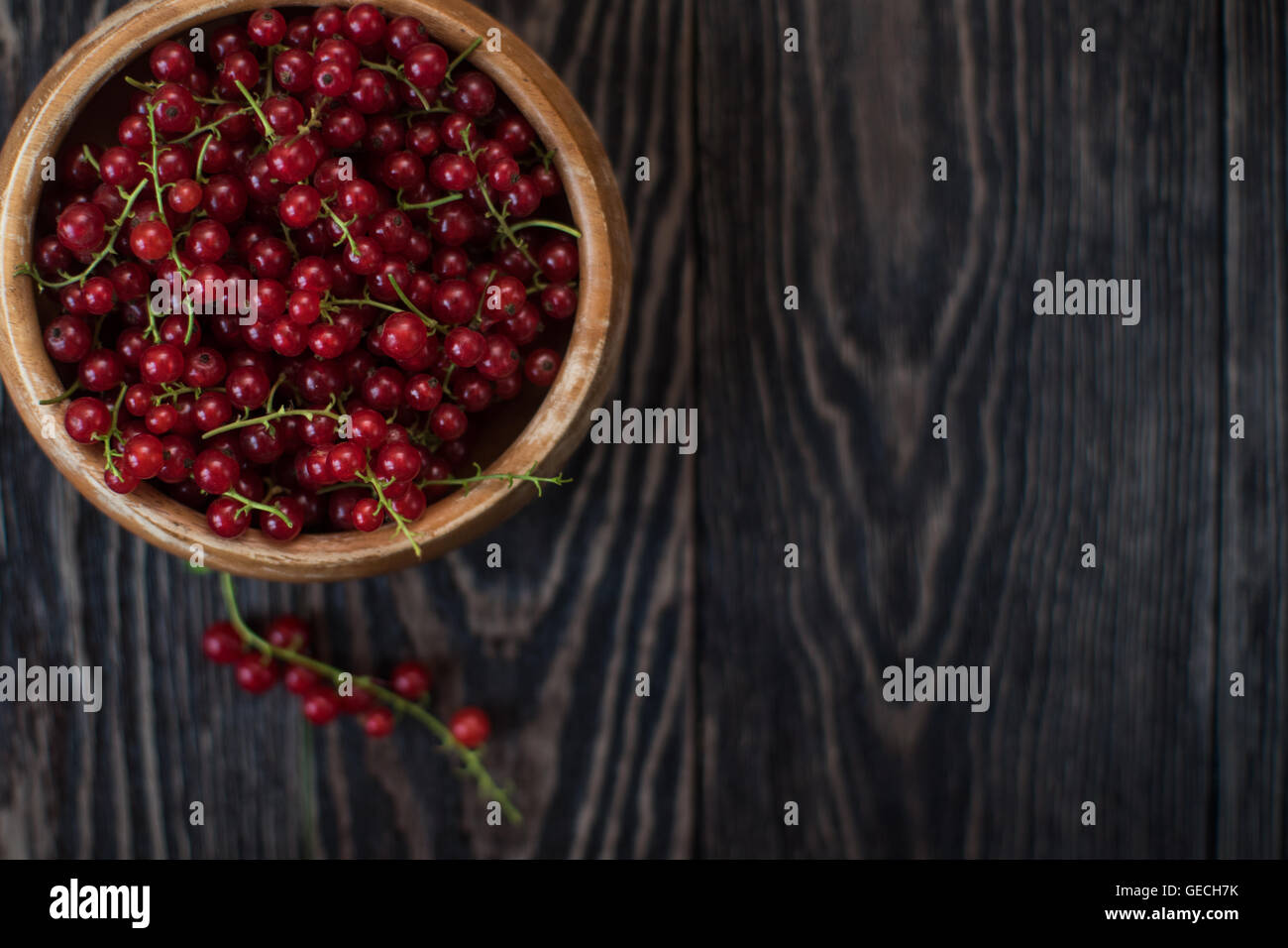 Fresh red currants Stock Photo - Alamy