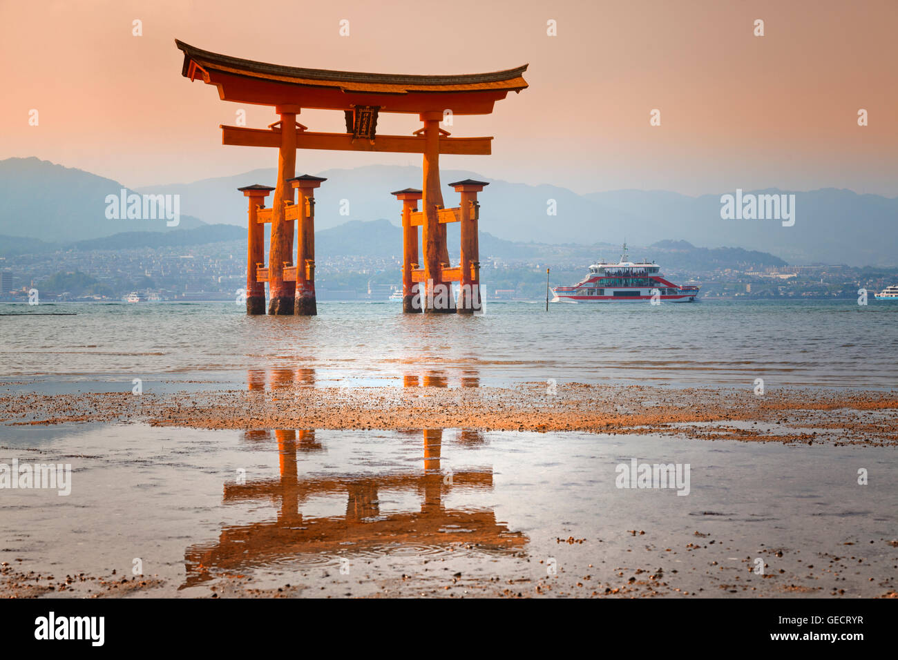 The floating torii gate of Itsukushima Shrine, Japan Stock Photo - Alamy