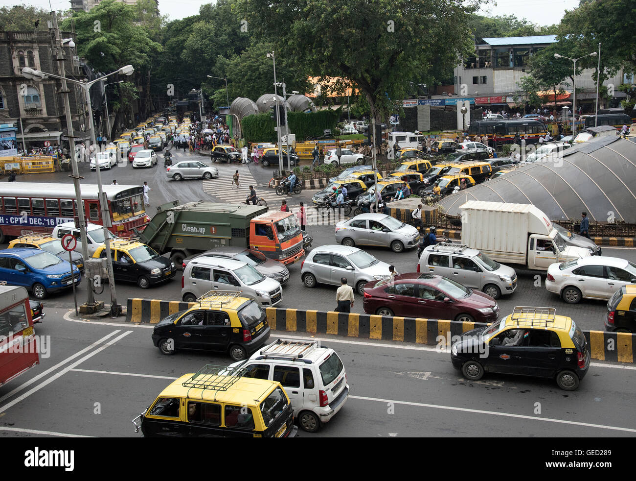 The image of Traffic outside CST station or VT station, Mumbai India ...