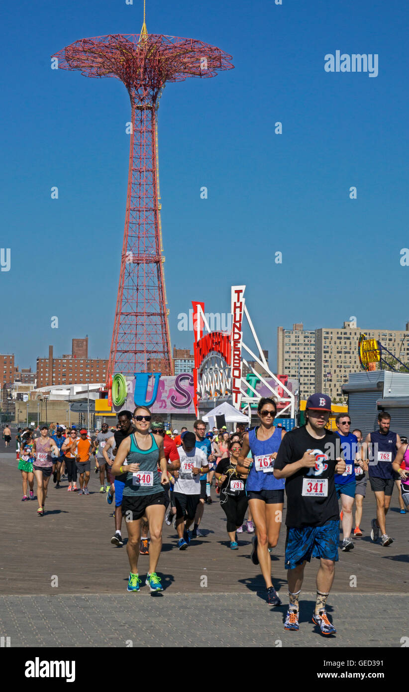 5k road race hi-res stock photography and images - Alamy