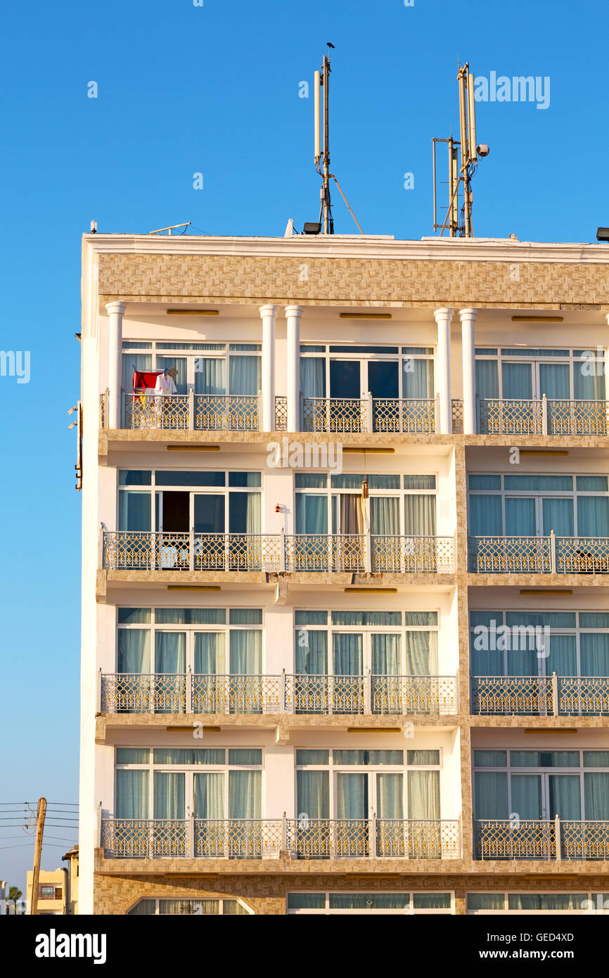 in oman new house brick building the city backgroun sky Stock Photo - Alamy