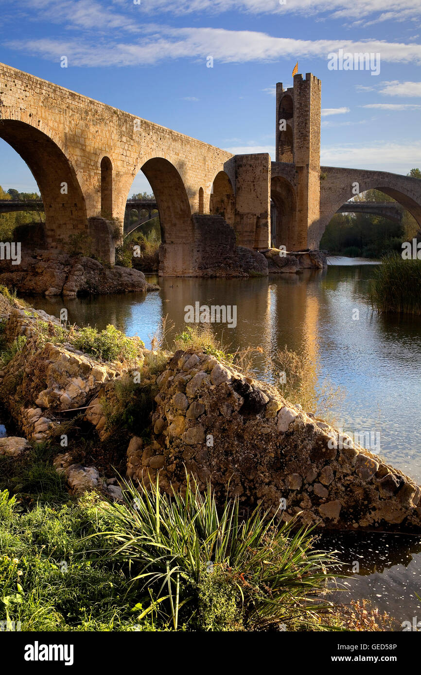 Medieval toll gate hi-res stock photography and images - Alamy